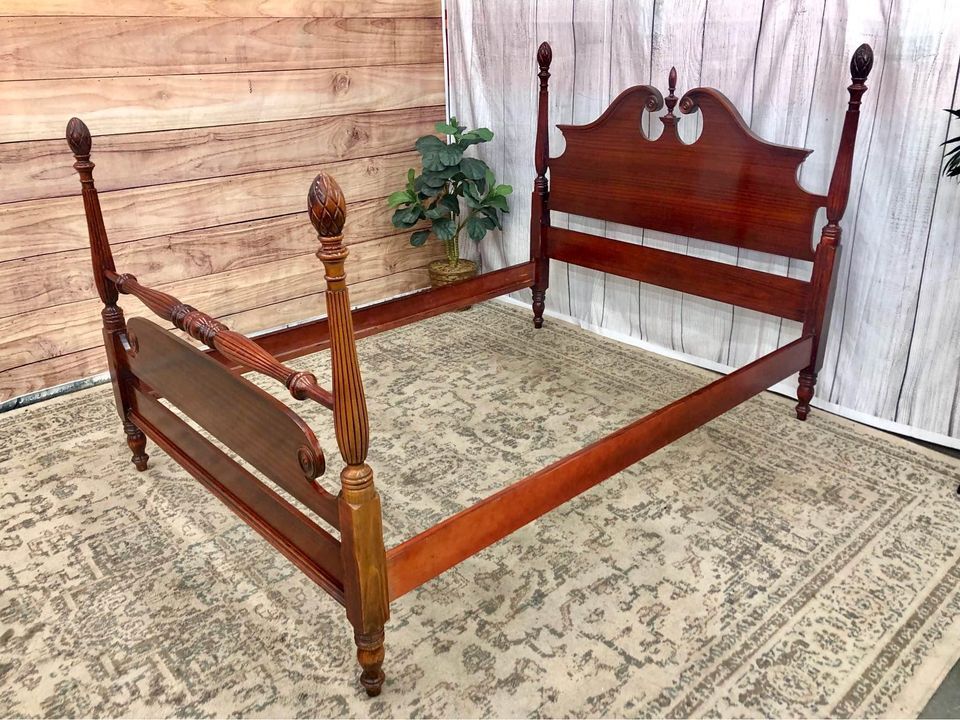 Full Size Poster Pineapple Finial Bed Frame | Blast Furniture